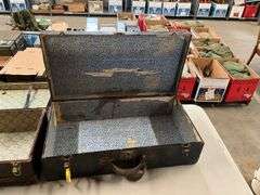 (2) vintage carry trunks - Hamilton-Maring Auction Group