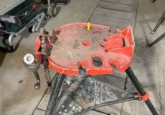 Rigid pipe vice & stand - Hamilton-Maring Auction Group