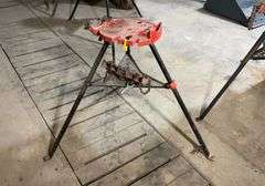 Rigid pipe vice & stand - Hamilton-Maring Auction Group