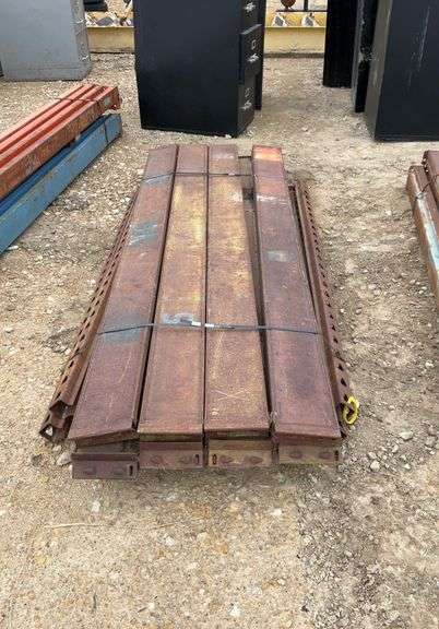(8) Beams (2) Uprights-Pallet Racking - Hamilton-Maring Auction Group