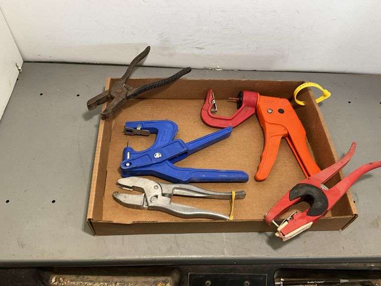 flat of Taggers ** This piece is part of the Wing - Hamilton-Maring ...