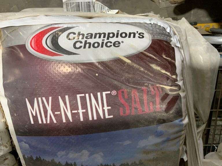 (29) Mix-n-fine salt supplement 50# bags ** Th - Hamilton-Maring ...