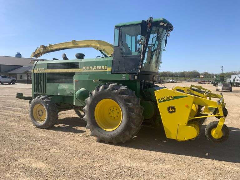 2001 John Deere 6750 Forage Chopper, 4x4, 3,585 Ho - Hamilton-Maring ...