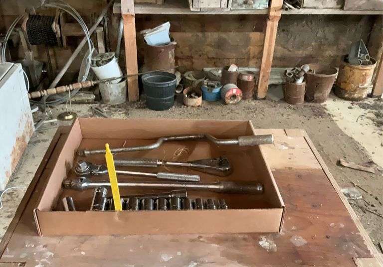 Flat of sockets, ratchets, breaker bar, speed wren - Hamilton-Maring ...