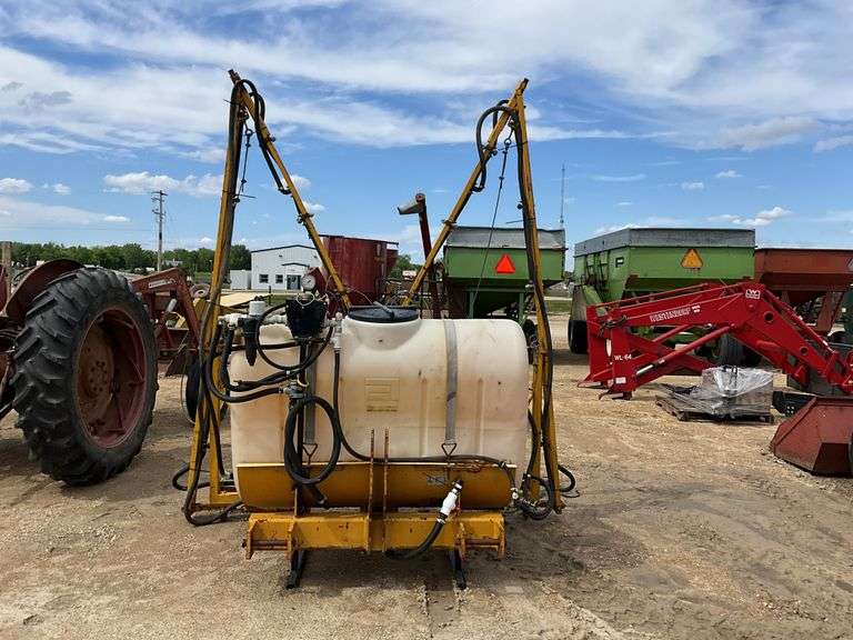 Ag-chem sprayer, 40ft ** Monitor in shop - Hamilton-Maring Auction Group