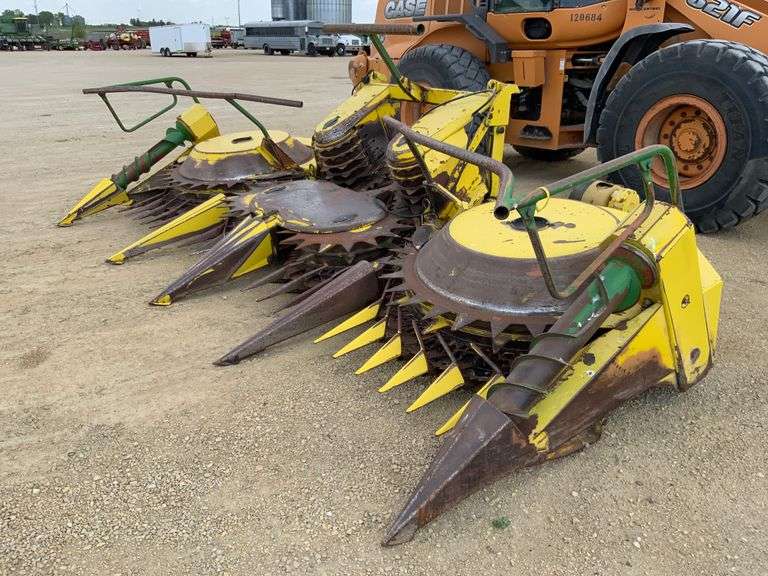 1998 John Deere 676 Forage Chopping Corn Head, 15f - Hamilton-Maring ...