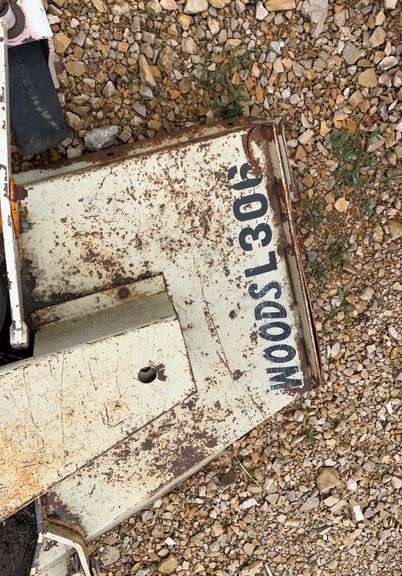 Woods L306 6ft mower - Hamilton-Maring Auction Group