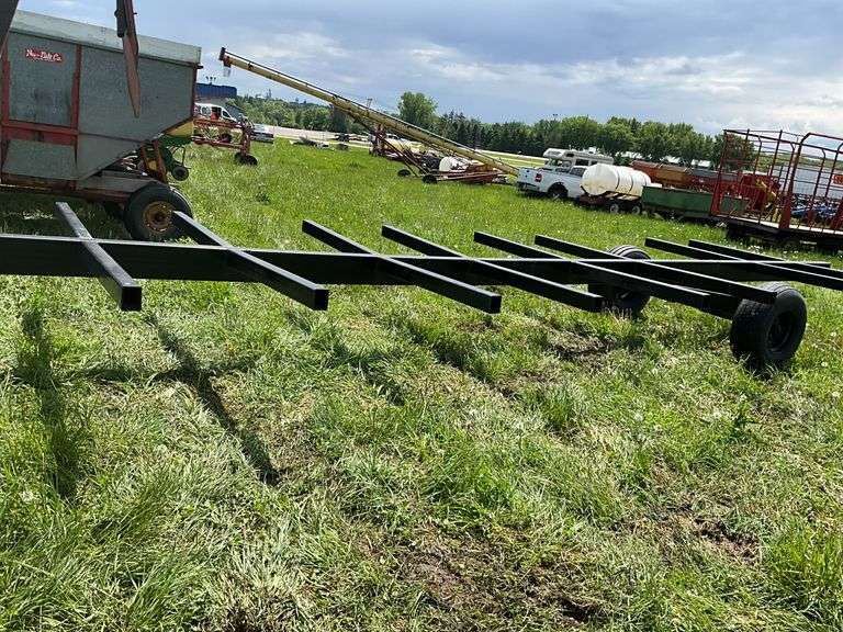 Round Bale Trailer - Hamilton-Maring Auction Group