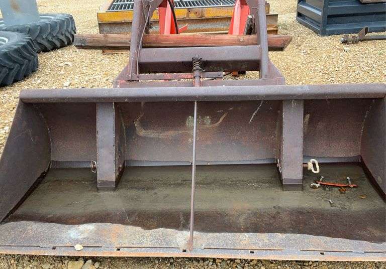 Paulson trip bucket loader off Allis Chalmers - Hamilton-Maring Auction ...
