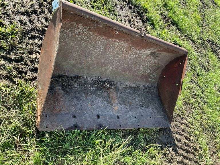 Bucket for Dual-All Loader - Hamilton-Maring Auction Group
