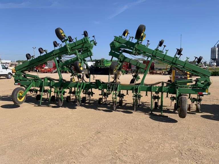 John Deere 24 row crop cultivator, 30 inch rows - Hamilton-Maring ...