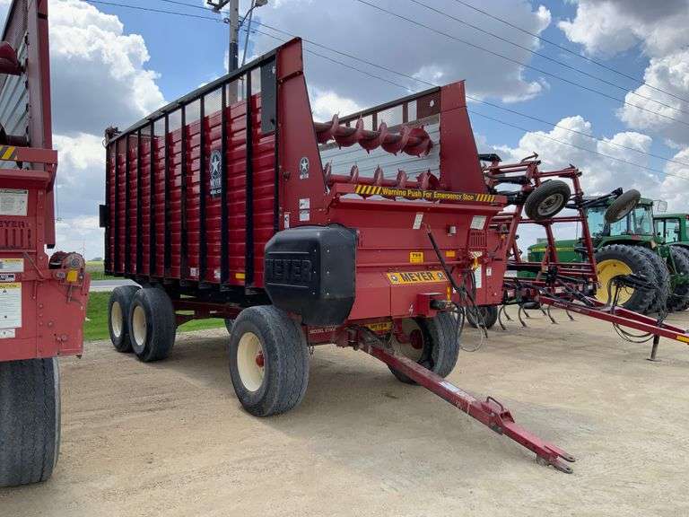 Meyer 4220 Forage Box, Front & Rear Dump, Extended - Hamilton-Maring ...