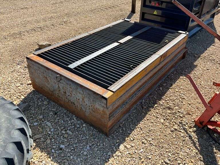Drive over grain dump pit, homemade for swing hopp - Hamilton-Maring ...