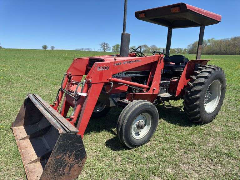 1988 Case International 485 Tractor 2WD, Case IH 2 - Hamilton-Maring ...