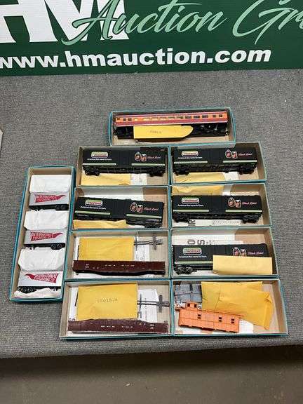 (10) Athearn train cars, HO scale: # 1810 x2, 125 - Hamilton-Maring ...