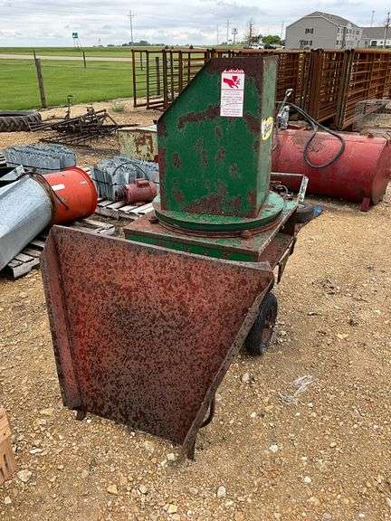 Badger Straw Chopper - Hamilton-Maring Auction Group