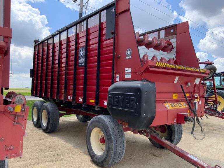 Meyer 4220 Forage Box, Front & Rear Dump, Extended - Hamilton-Maring ...