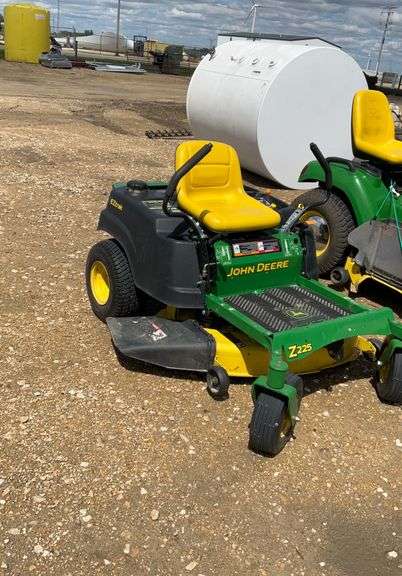 John Deere Z225 Zero Turn Lawn Mower, 42" Deck, Ru - Hamilton-Maring ...