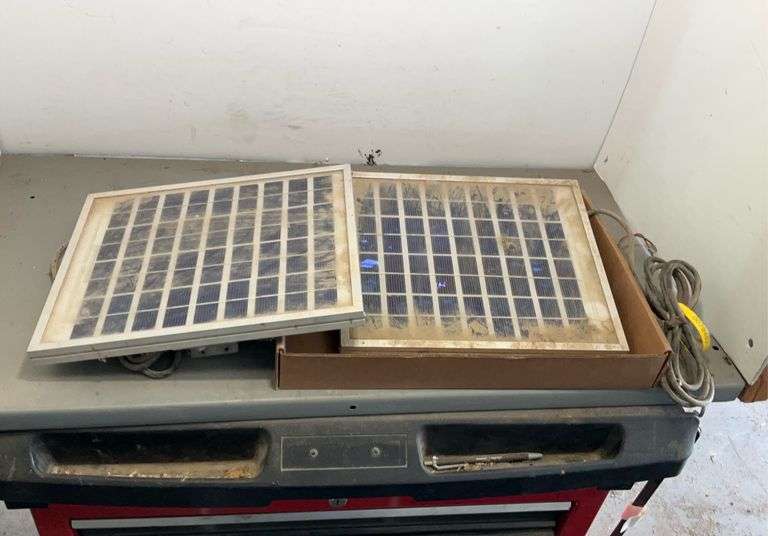 (2) Solar Panels ** This piece is part of the Win - Hamilton-Maring ...