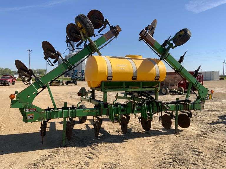 John Deere 856 Liquid Tool Bar Applicator (40ft) w - Hamilton-Maring ...