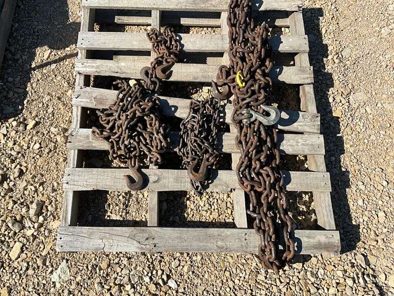 Pallet of 4 log chains - Hamilton-Maring Auction Group