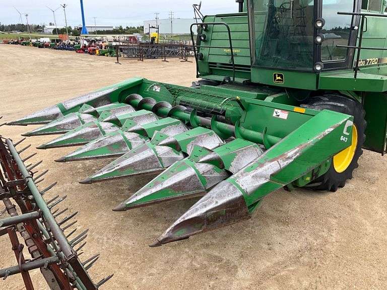 John Deere 643 corn head, 6 row, drive shafts, oil - Hamilton-Maring ...