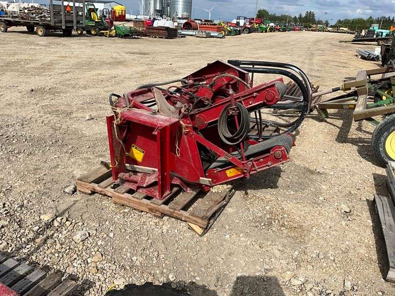 Case IH 8511 Bale Thrower off 8530 Baler - Hamilton-Maring Auction Group