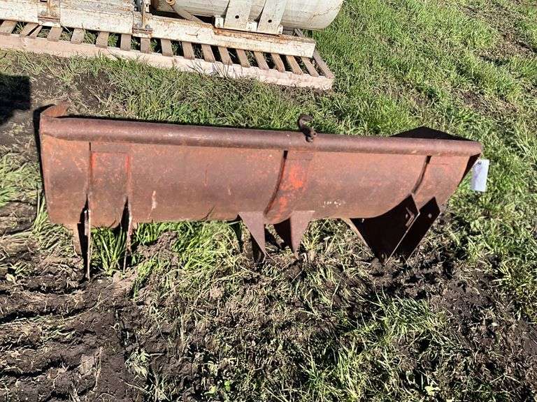 Bucket for Dual-All Loader - Hamilton-Maring Auction Group