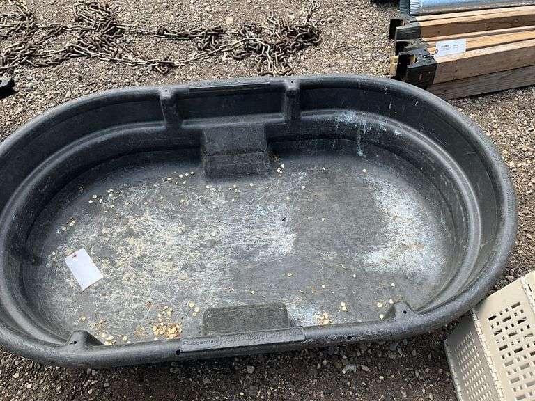Rubbermaid Poly Tub - Hamilton-Maring Auction Group