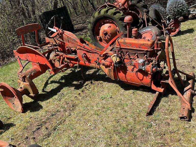 Allis Chalmers C SN:5779 Parts Tractor - Hamilton-Maring Auction Group