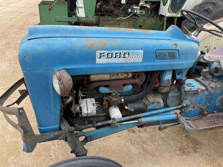 Ford 2000 Tractor, gas, 540 PTO, 3pt, new fuel tan - Hamilton-Maring ...