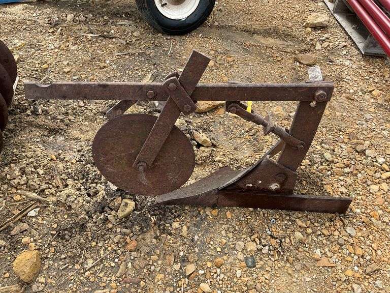 1 bottom plow for garden tractor - Hamilton-Maring Auction Group