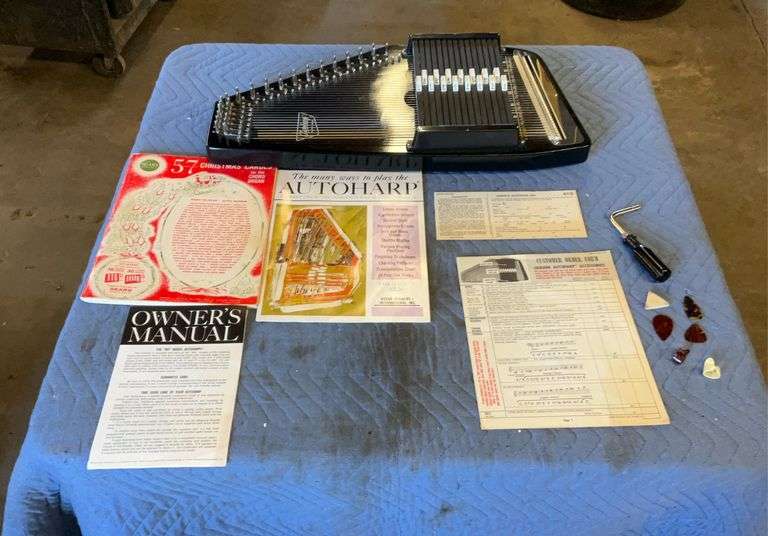 Auto Harp Musical Instrument - Hamilton-Maring Auction Group