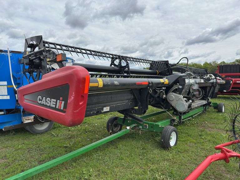 2012 Case IH 2162 Draper Head, 35', Header Height - Hamilton-Maring ...
