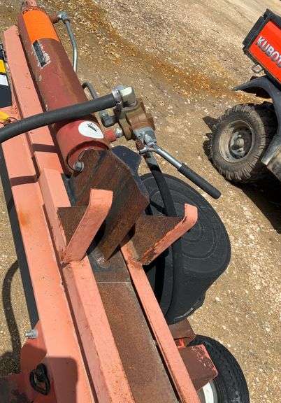 Husky 22-ton log splitter, 6.5hp, runs - Hamilton-Maring Auction Group