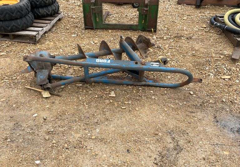 Ford post hole digger SN# D-535415 - Hamilton-Maring Auction Group