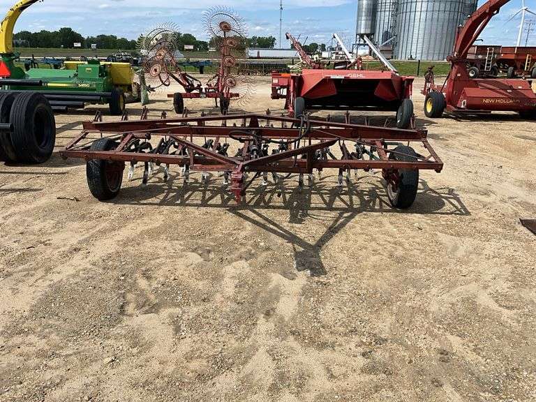 12' Digger - Hamilton-Maring Auction Group