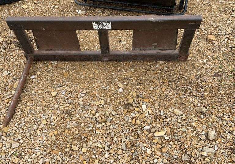 Bale spear for skid loader, missing tines ** Thi - Hamilton-Maring ...