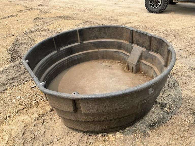 300-gal Rubbermaid Redneck Swimming Pool - Hamilton-Maring Auction Group