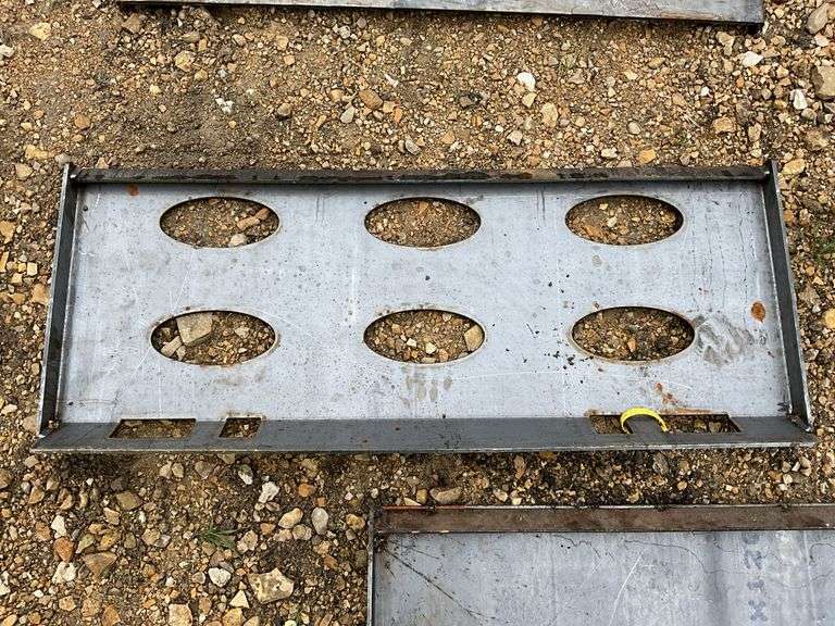 Universal Quick Attach Plate. Weldable with high v - Hamilton-Maring ...