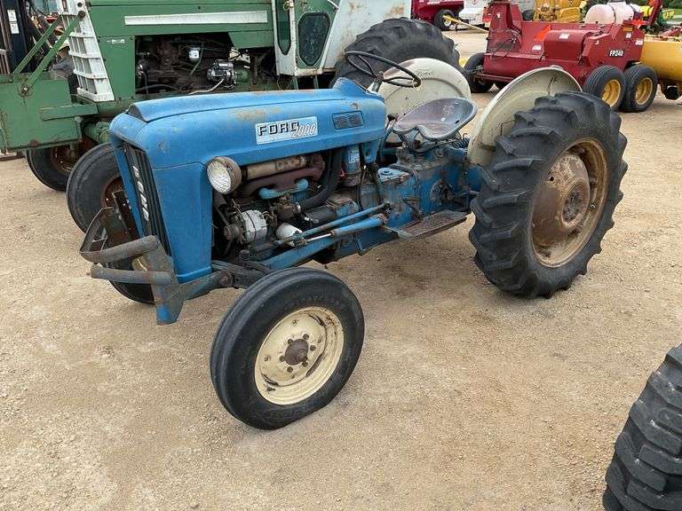 Ford 2000 Tractor, gas, 540 PTO, 3pt, new fuel tan - Hamilton-Maring ...