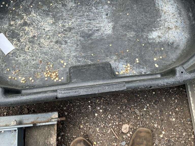 Rubbermaid Poly Tub - Hamilton-Maring Auction Group