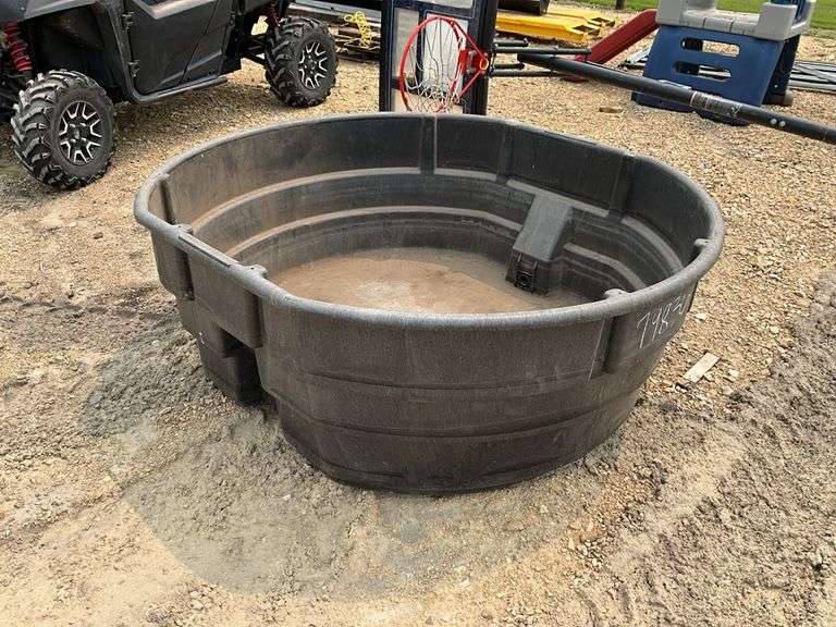 300-gal Rubbermaid Redneck Swimming Pool - Hamilton-Maring Auction Group