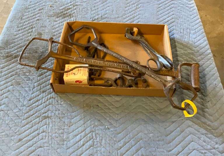 Bull Dog Hog Holder & Dr. Miller Pig Snouter & Dr. - Hamilton-Maring ...