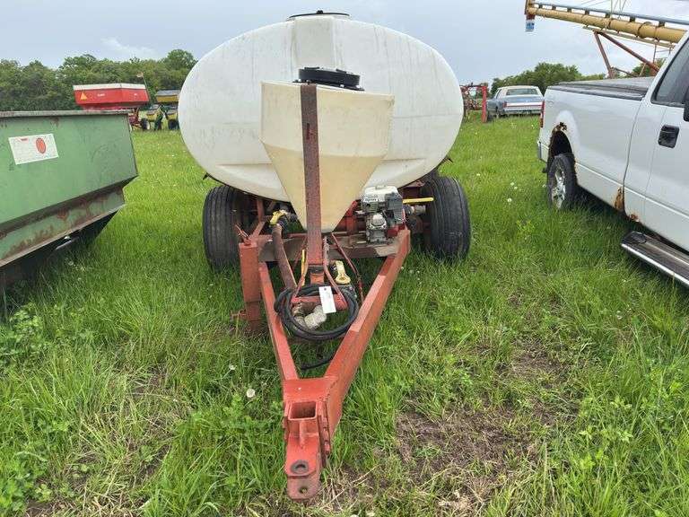 1000 Gallon Poly Nurse Tank, Tandem Axle, Chemical - Hamilton-Maring ...