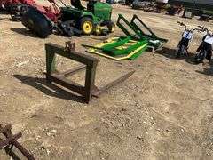 John Deere 3pt bale fork - Hamilton-Maring Auction Group