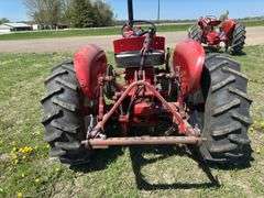 International 240 Utility Tractor, Gas, 3 Point, R - Hamilton-Maring ...
