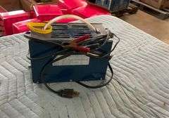 10amp Battery Charger - Hamilton-Maring Auction Group