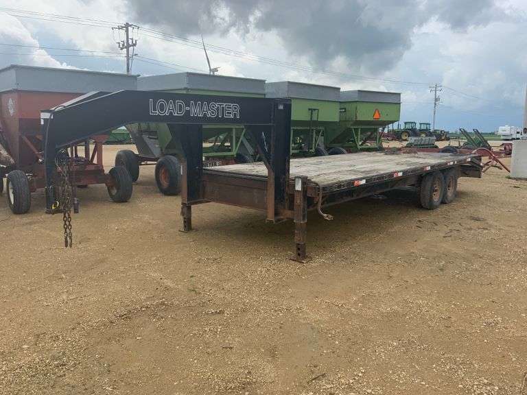 2005 Load Master fifth wheel flat deck trailer, 24ft - Hamilton-Maring Auction Group