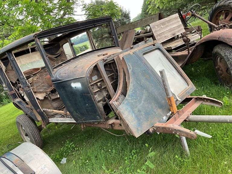 Ford Model T Body, Doors, Frame, Many Other Parts - Pulling Pole and ...